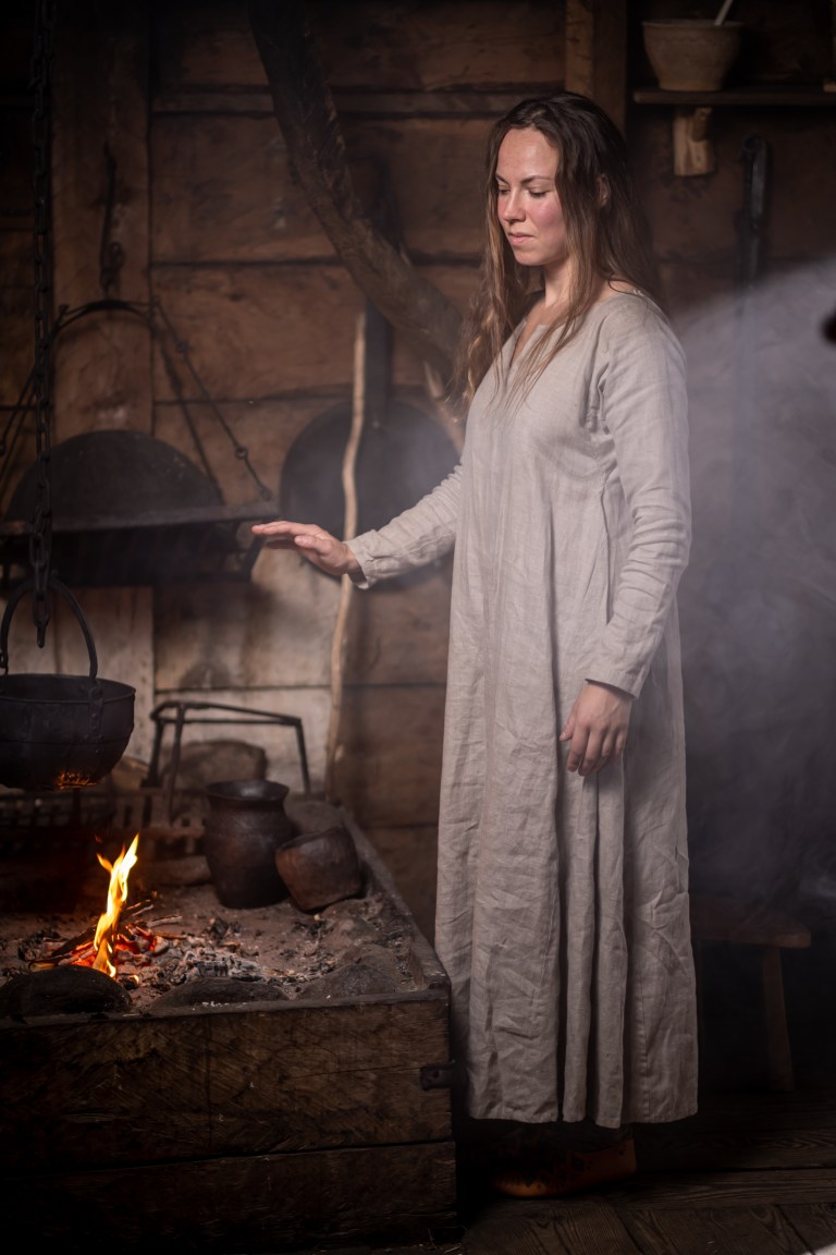 An attempt to recreate the outfit of a Vendel period woman from ...